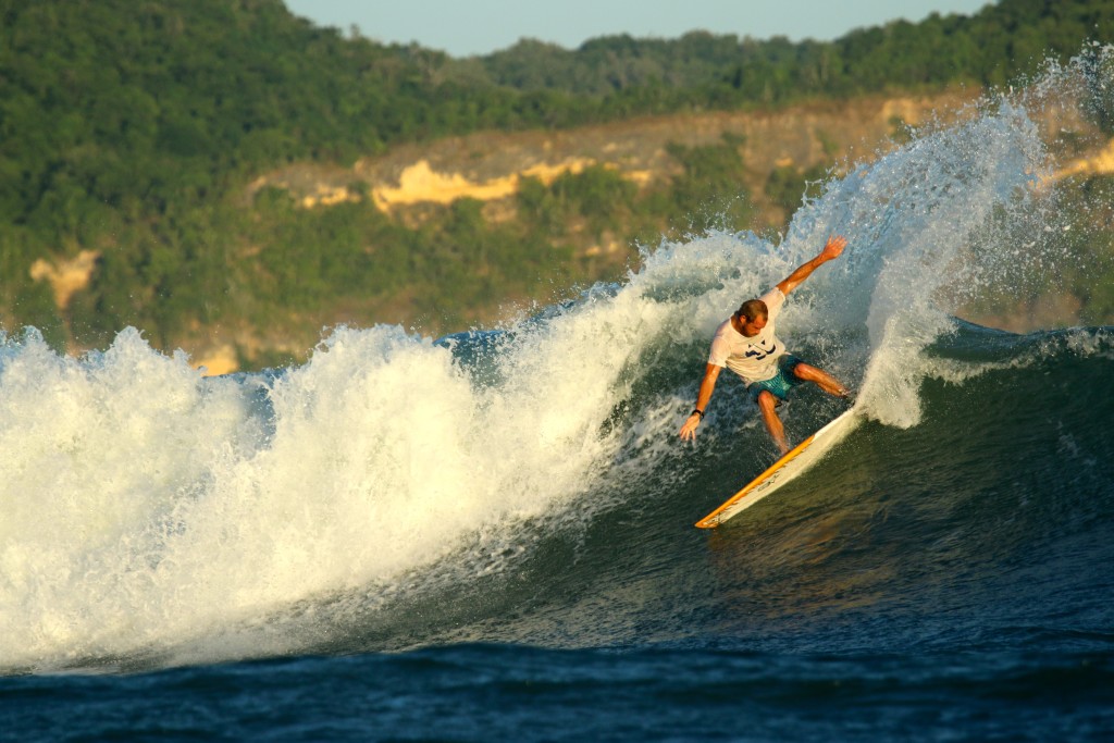 The Best Intermediate Surfing Spots - The Ticket to Ride Journal