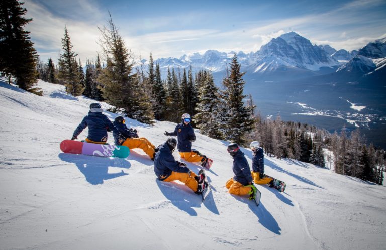 Flying with skis and snowboards: The Ultimate Guide - The Ticket to ...